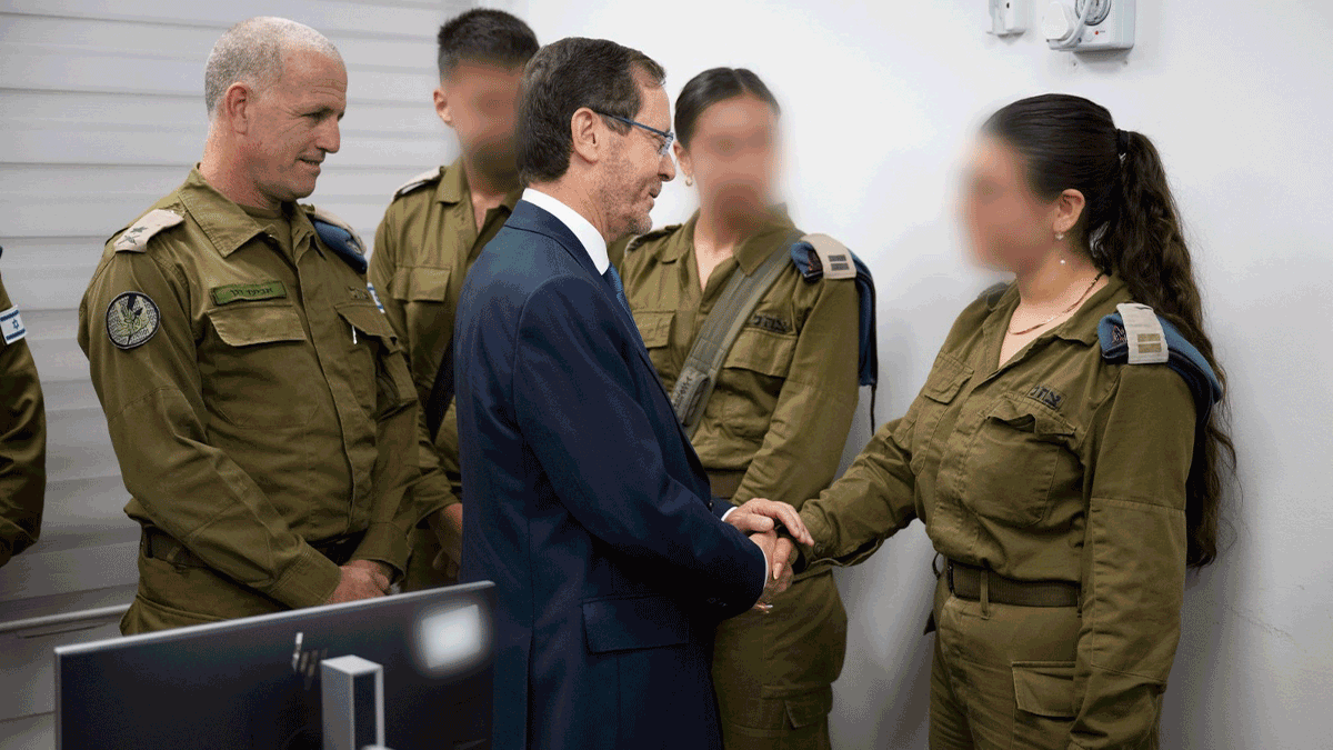 Herzog visita la Dirección de Ciberdefensa | La Kehile